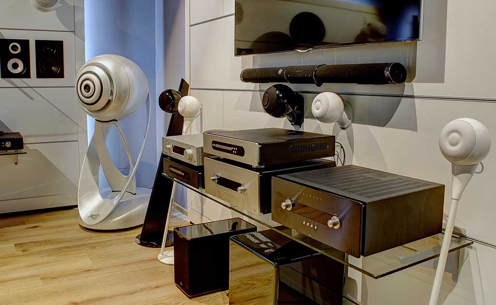Cabasse Acoustic Center Praha - Hi-Fi Voice - recenze audio-video ...