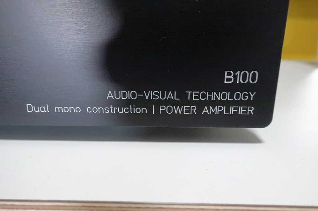 RIHA B100 - Hi-Fi Voice - recenze audio-video techniky a chytrého bydlení