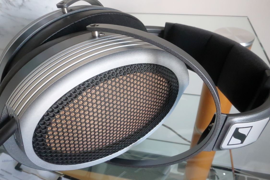 Sennheiser HE 1 - Hi-Fi Voice - recenze audio-video techniky a chytrého ...