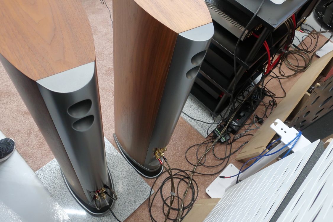 Audiovector R 3 Signature & R 3 Arreté - Hi-Fi Voice - recenze audio ...