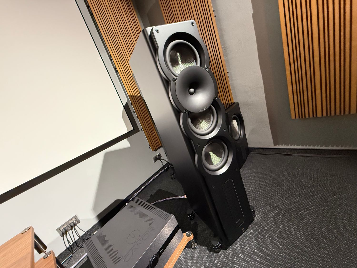 Perlisten A4t - Hi-Fi Voice - recenze audio-video techniky a chytrého ...