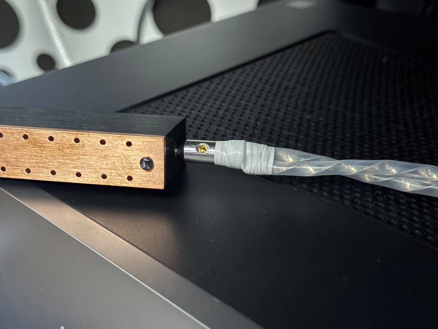 Synergistic Research Grounding Block - Hi-Fi Voice - recenze audio ...